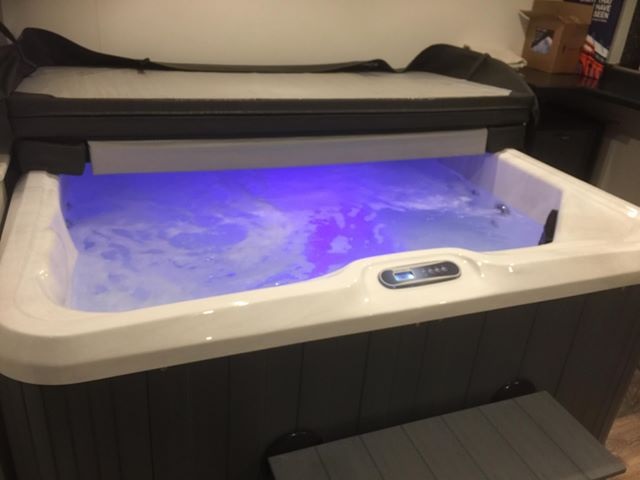 Hot Tub Delivery Falkirk - Ruby 6-7 Seat
